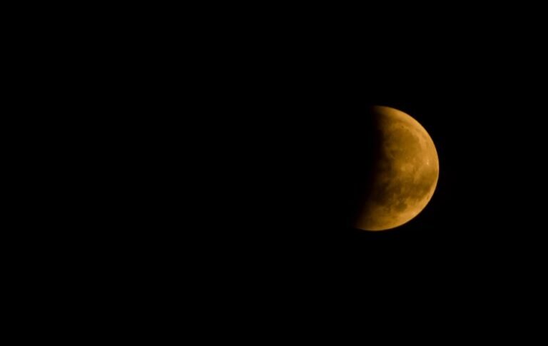 Deciphering the Spiritual Meaning of the Yellow Moon - SoulfulDreaming